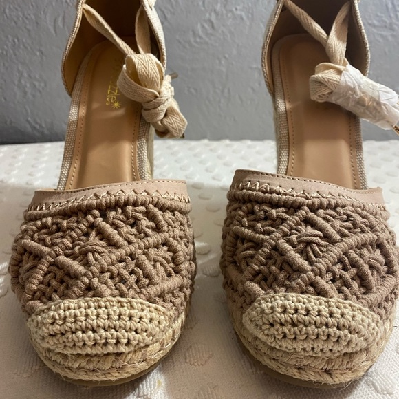 Shoe Dazzle | Shoes | Shoe Dazzle Connee Macram Espadrille Wedge | Poshmark